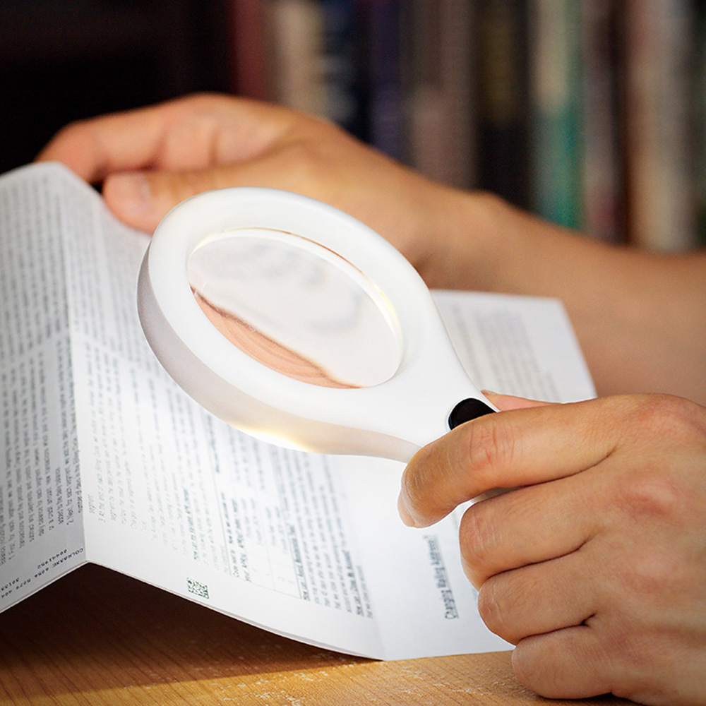 Scout Light-Up Magnifier - Show Your Logo